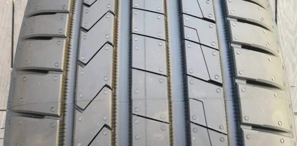 Hankook Ventus Prime 4 K135 245/40 R18 97W